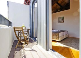 Estúdio Superior, Vista para a cidade | Secretária, cortinas/cortinados opacos, quartos insonorizados 