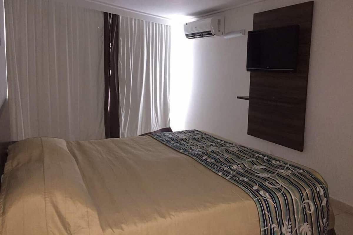 Wi-Fi de cortesia, roupa de cama