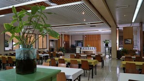 Pequenos-almoços e almoços servidos 