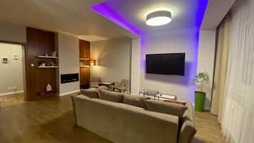 Apartamento Comfort, várias camas, vista para o pátio | Roupa de alta qualidade, cortinas/cortinados opacos