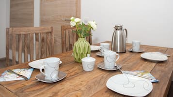 Café da manhã com buffet todos os dias (EUR 14 por pessoa)