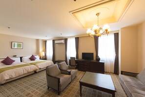 Quarto duplo luxo, para fumantes | Escrivaninha, cortinas blackout, ferros/tábuas de passar roupa