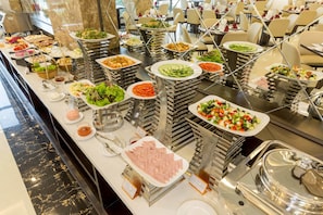 Buffet de pequeno-almoço