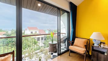 Junior Suite Village View | Vista do quarto