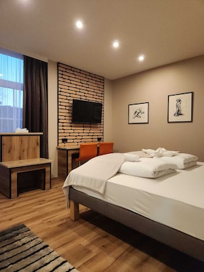 Quarto casal conforto | Roupas de cama antialérgicas, escrivaninha