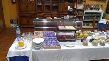 Café da manhã com buffet todos os dias mediante uma taxa
