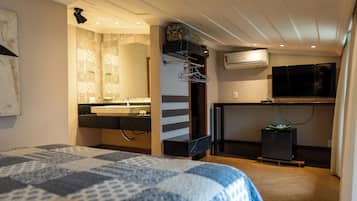 Quarto casal superior | 1 quarto, frigobar, Wi-Fi de cortesia, roupa de cama