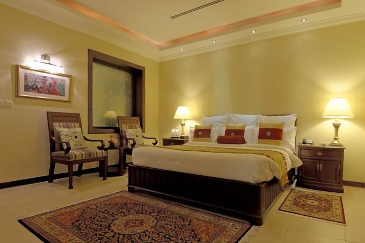 Suite Royal, 1 cama king-size, vista para o jardim | Cofre no quarto, cortinas/cortinados opacos, quartos insonorizados