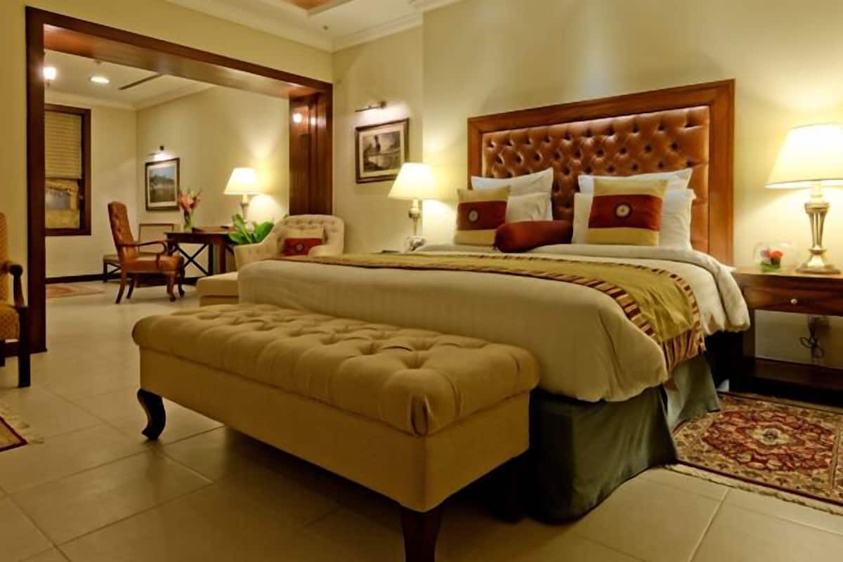 Quarto Executivo, 1 cama king-size, acessível, vista para o jardim | Cofre no quarto, cortinas/cortinados opacos, quartos insonorizados