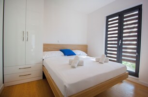 1 quarto, roupas de cama premium, cofres nos quartos