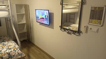 Quarto Quádruplo Familiar, vista para a montanha | Roupa de alta qualidade, com decoração personalizada