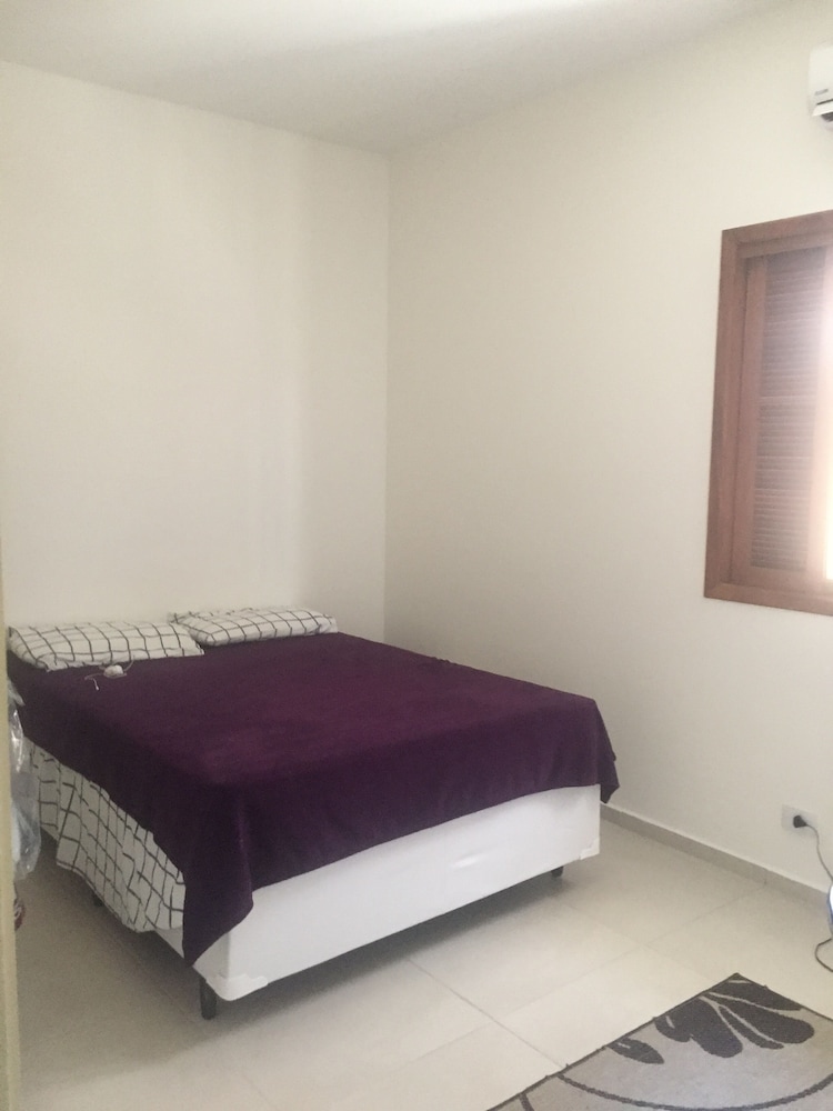 Hermosa Casa Con Zona Exterior! - Guarujá