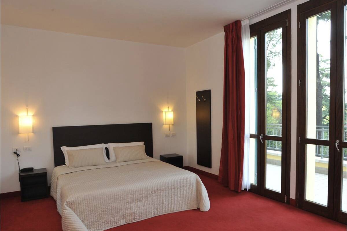 1 quarto, cofre no quarto, Wi-fi grátis, roupa de cama fornecida