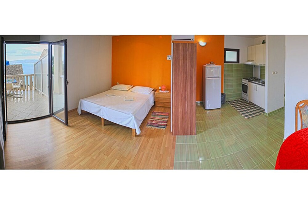 Studio-apartment M. Beheizter Pool; Zwischen Split Und Makarska; * Verfügbar Im Juli * - Mimice