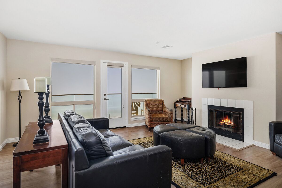 Beautiful Direct Oceanfront Condo In San Diego - Imperial Beach, CA