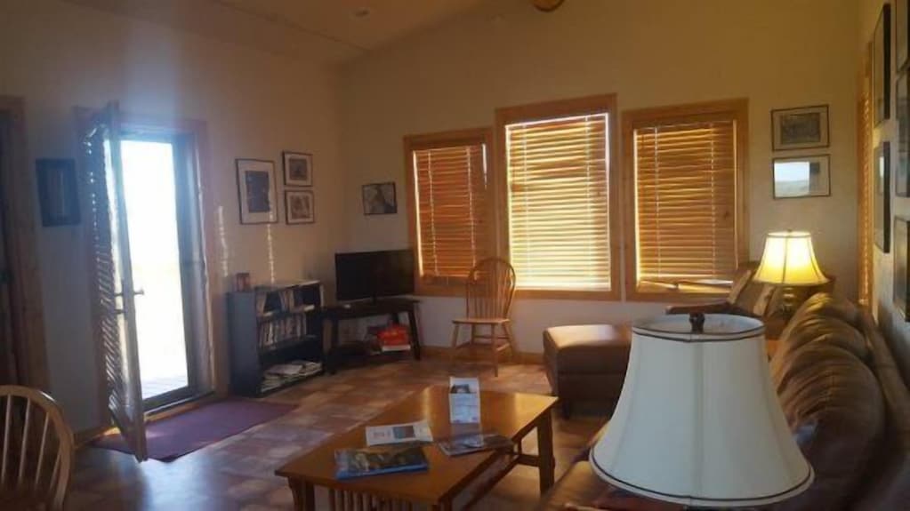 North 40 Cabin- Pet Friendly Cabin On A Working Cattle Ranch, Panoramic Mountain Views - Wyoming