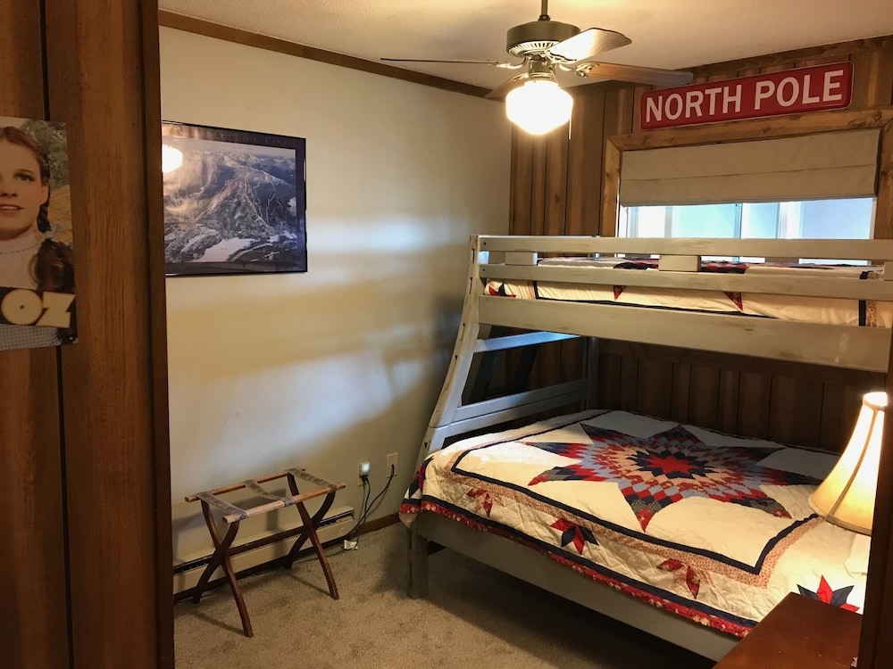 ピナクルインリゾート2ベッドルーム2ベッドルームコンドミニアム - 屋内プール付 - Beech Mountain、nc - ビーチ・マウンテン, NC