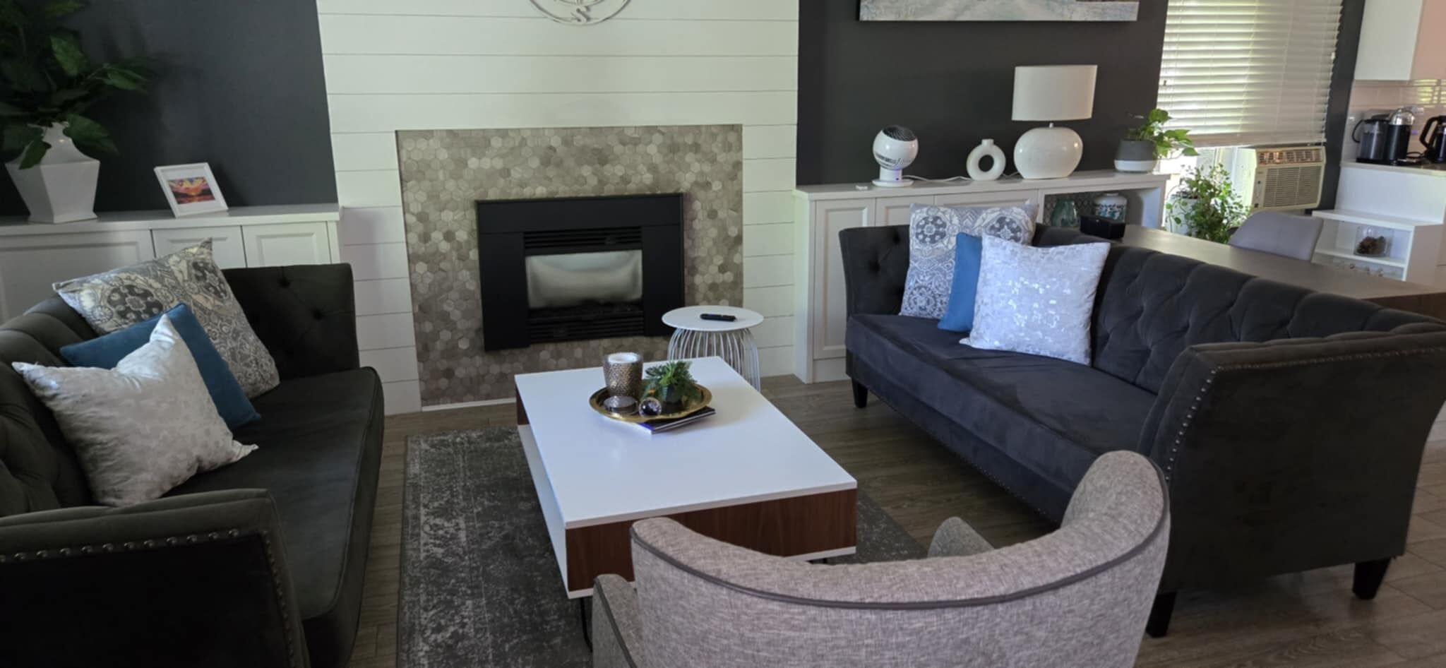 Beautiful Vancouver Only 40 Minutes Away.  Enjoy The Wonders Of British Columbia - Coquitlam