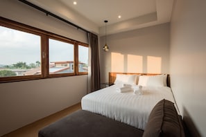 Quarto Duplo Deluxe | Minibar grátis, secretária adequada para computadores portáteis