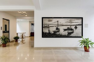 Área de estar no saguão