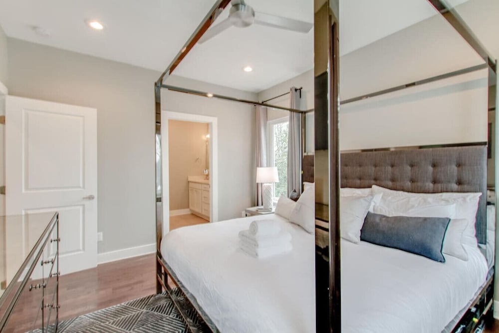 Urban Retreat | Rooftop Views | Walk To Downtown - Nashville, TN