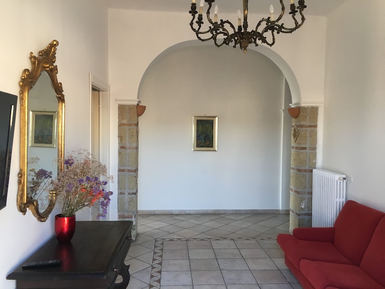 Casa Antigua En El Centro - Salerno