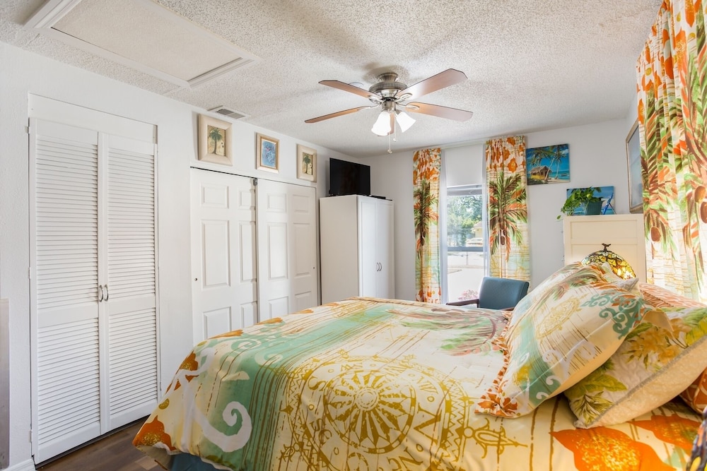You Have A Vacation Dream? We Can Make It A Reality In A Tropical Paradise - Lake Seminole, FL