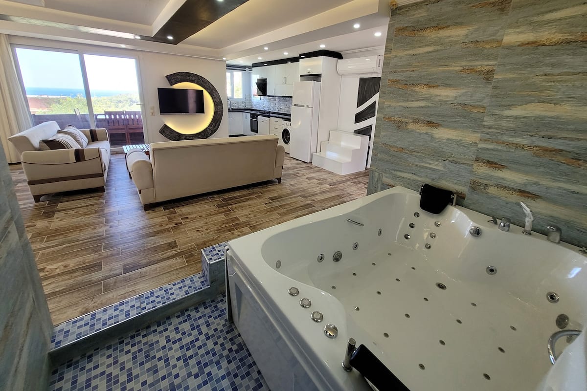 Apartamento lua de mel | Frigobar, cofres nos quartos, escrivaninha