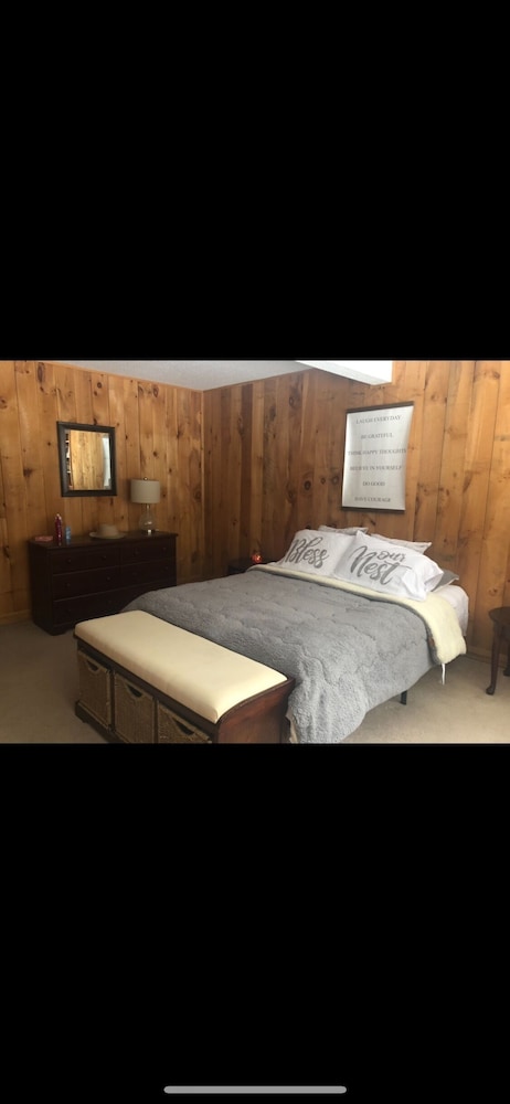 Quechee Condo - Affordable Vacation Resort ~Ski/golf/tennis/lake/pool/gym - Hartford, VT