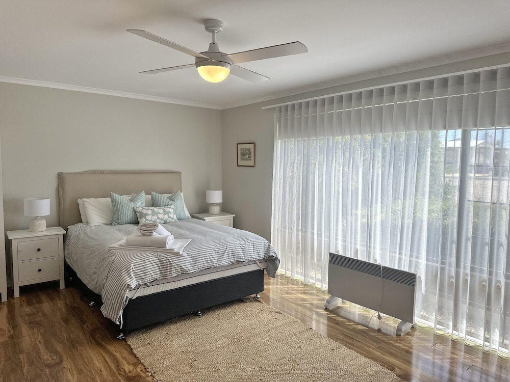 The Captains Cottage - Dip Your Toes In The Sand - Robe