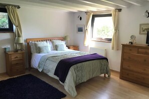 1 quarto, ferro/tábua de engomar, Wi-fi grátis, roupa de cama fornecida 