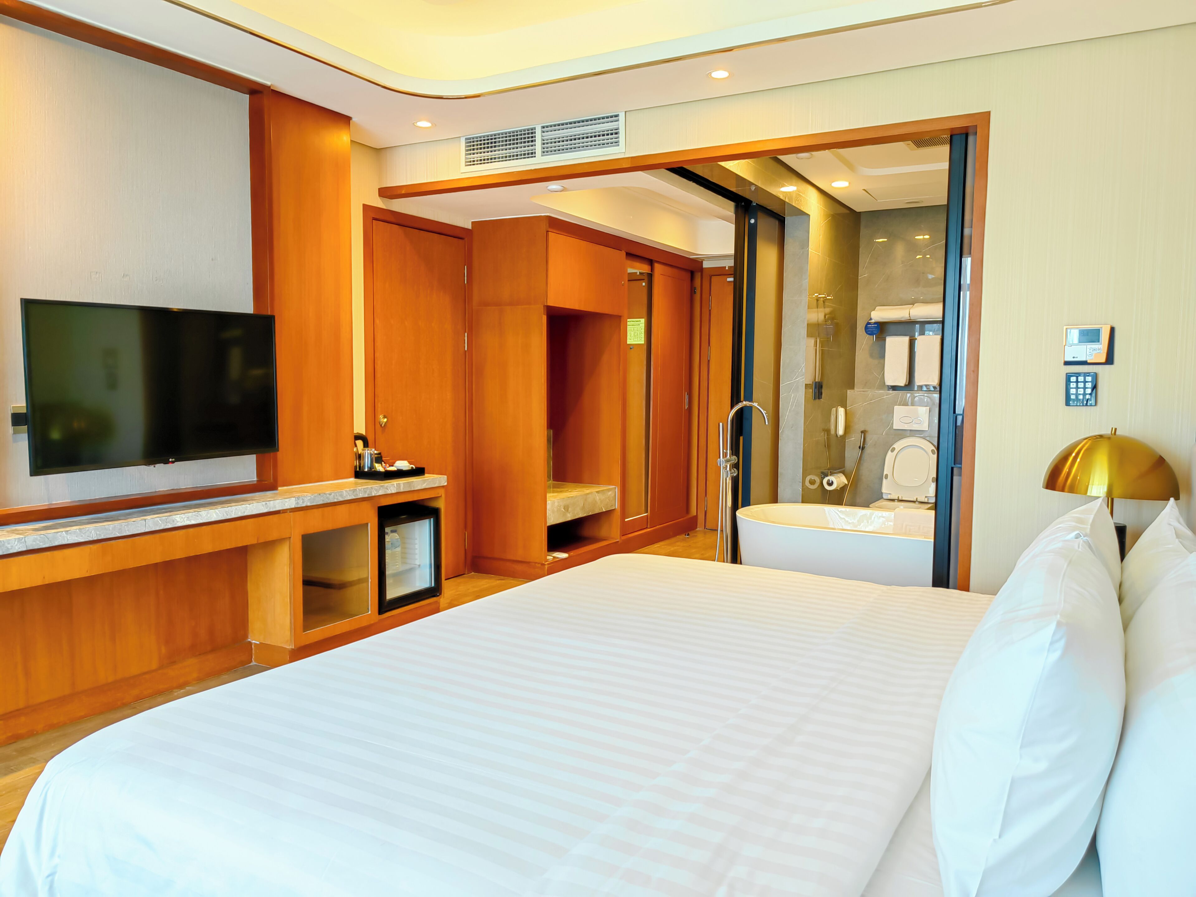 Quarto Superior, 1 cama king-size, não fumadores, banheira | Roupa de alta qualidade, edredões de penas 