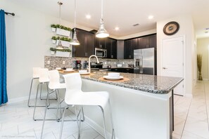 Casa, várias camas | Refeições no quarto