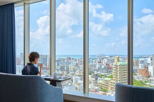 Quarto Twin Premium, não fumadores, acesso ao Club Lounge (for Two Guests) | Lounge executivo