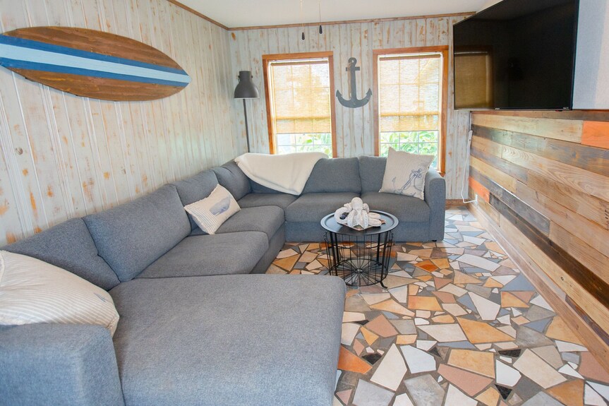 The Anchor Cabin Is The Perfect Place For Your Next Beach Vacation. - Port Aransas, TX