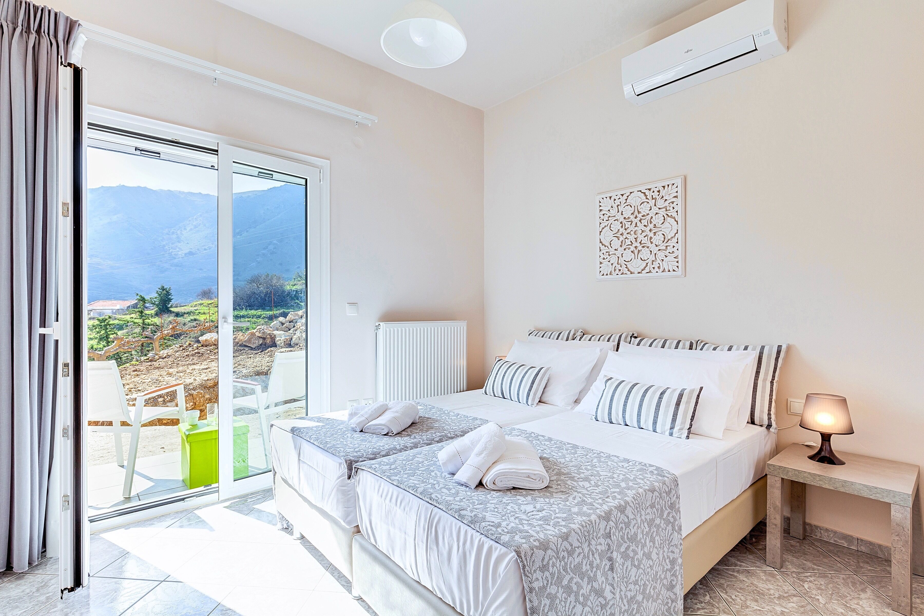 Casa, 3 quartos, piscina privativa | Cofre no quarto, ferro/tábua de engomar, Wi-fi grátis 