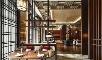 2 restaurantes: servem pequenos-almoços, almoços e jantares