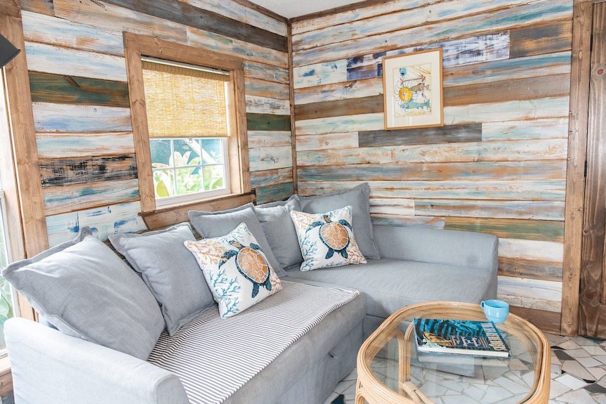 The Fish Cabin Is Perfect For A Relaxing Beach Vacation! - Port Aransas, TX