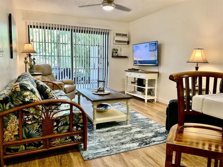 Shady Palms ~ 2 Br ~ Lunapule Condo ~Walking Dista - Kailua-Kona