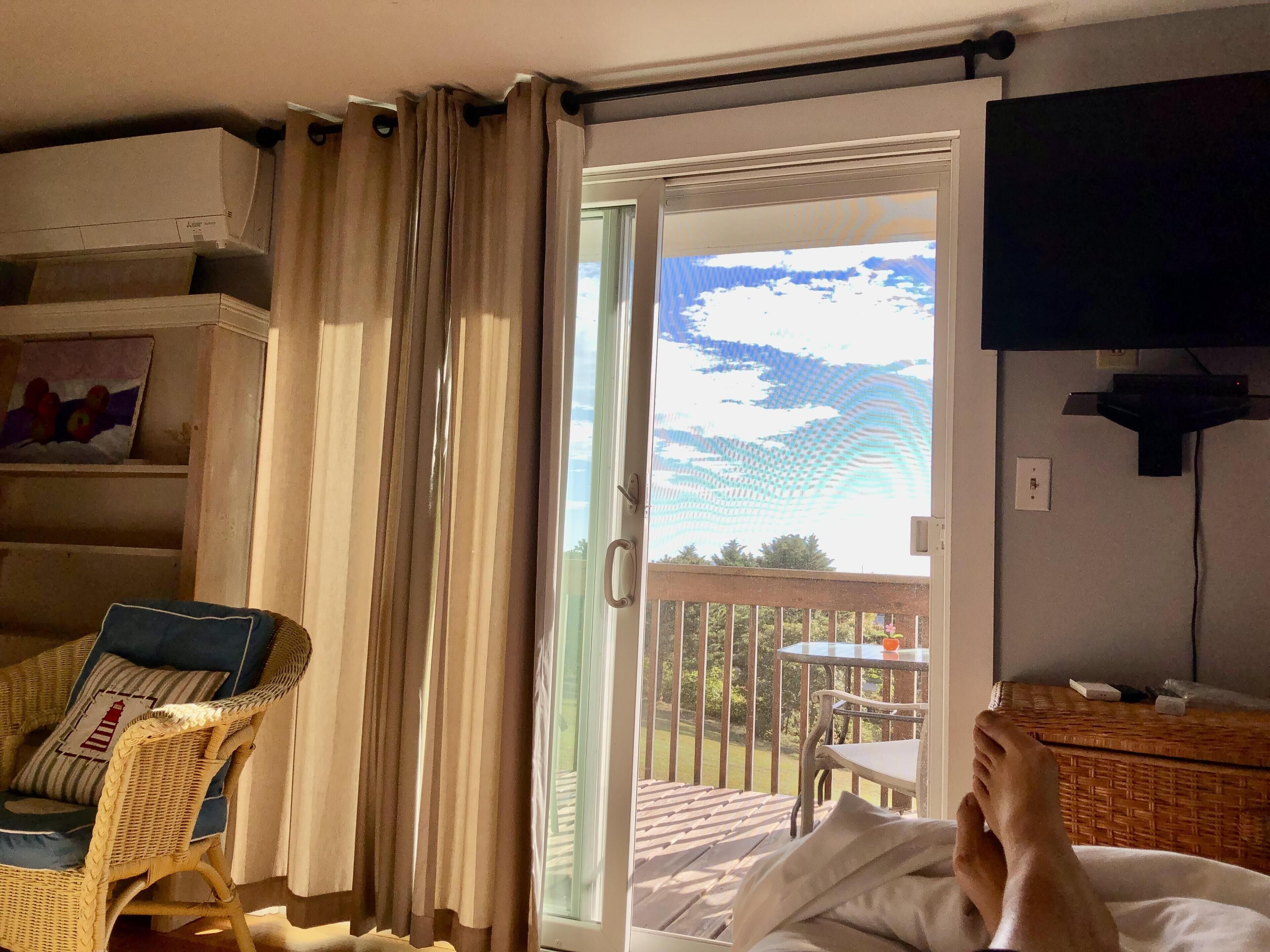 Unidad # 6 - Estudio De Eficiencia, Terraza Privada Con Vista De Agua Distante - Truro, MA