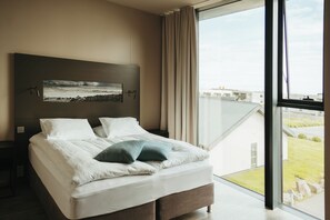 Quarto Duplo ou Twin Superior | Secretária, secretária adequada para computadores portáteis 