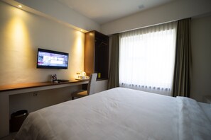 Quarto duplo luxo, 2 camas de solteiro | Vista para a cidade