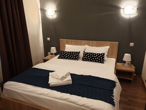 Com decoração personalizada, com mobília individualizada 