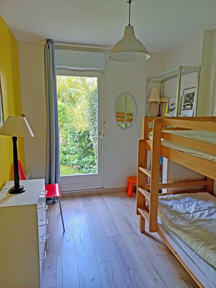 Precioso Apartamento Con Jardín Privado, En Un Parque Cerrado Con Piscina Y Tenis. - Deauville