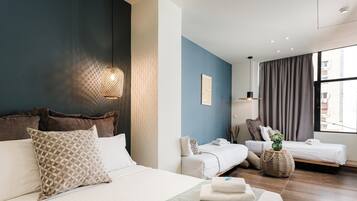 Suíte superior, vista para a cidade | 1 quarto, roupas de cama premium, cofres nos quartos