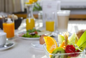 Pequeno-almoço tipo buffet diário incluído 