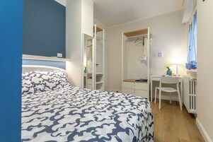 Quarto casal conforto, 1 cama Queen, para não fumantes, suíte | Roupas de cama premium, edredons de pluma