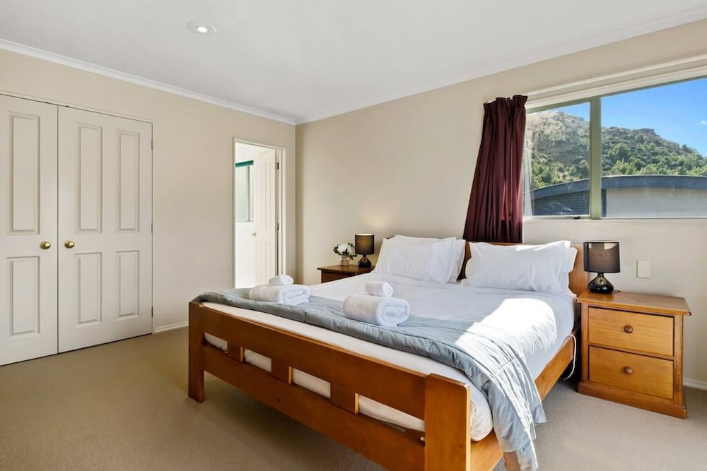 Marina Heights | Panoramic Alpine Views - Queenstown
