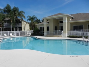 Apartamento, 3 quartos | Piscina interna | Piscina externa