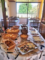 Pequeno-almoço tipo buffet diário incluído 